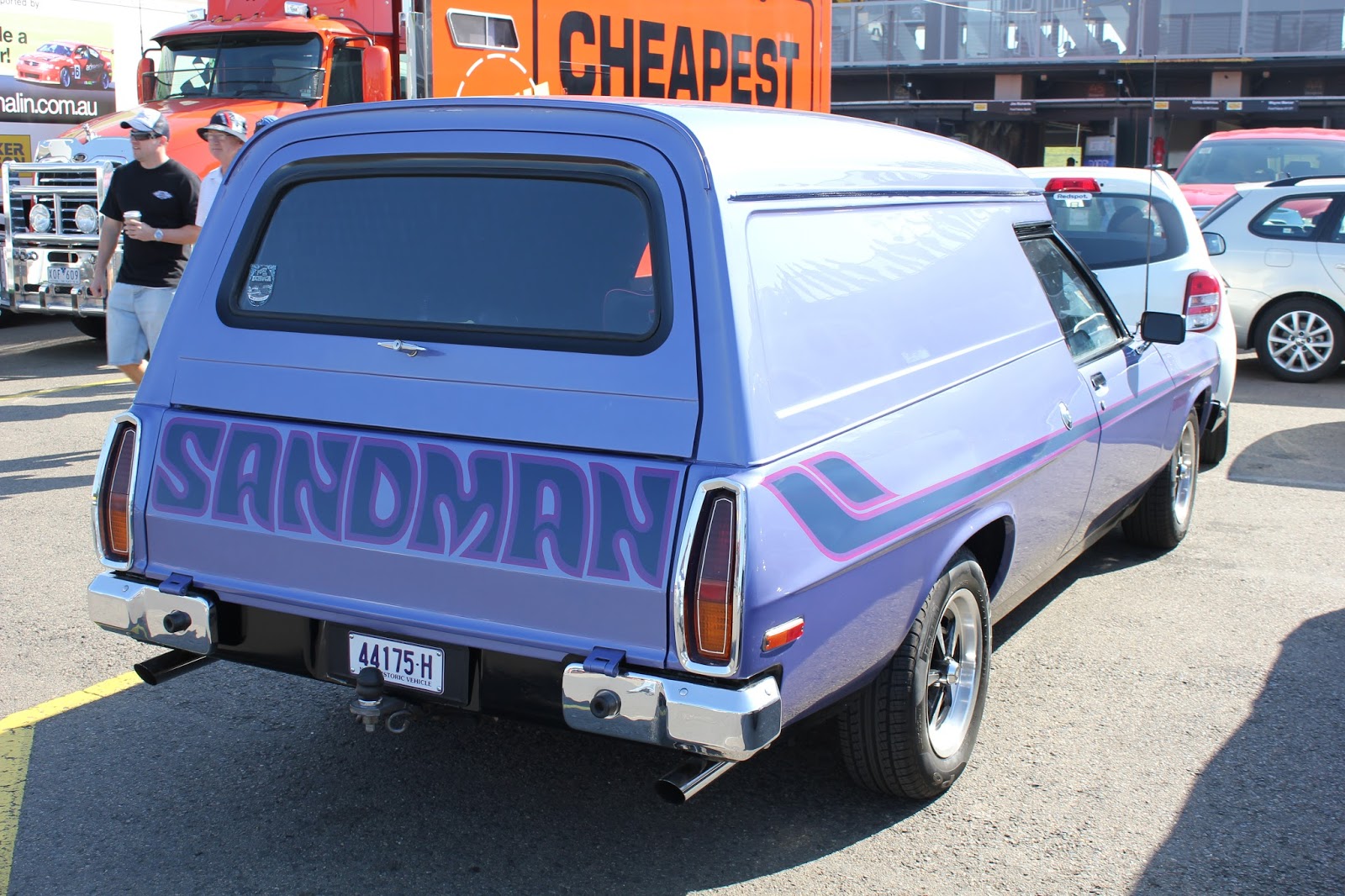 Aussie Old Parked Cars: 1976 Holden HX Sandman Van