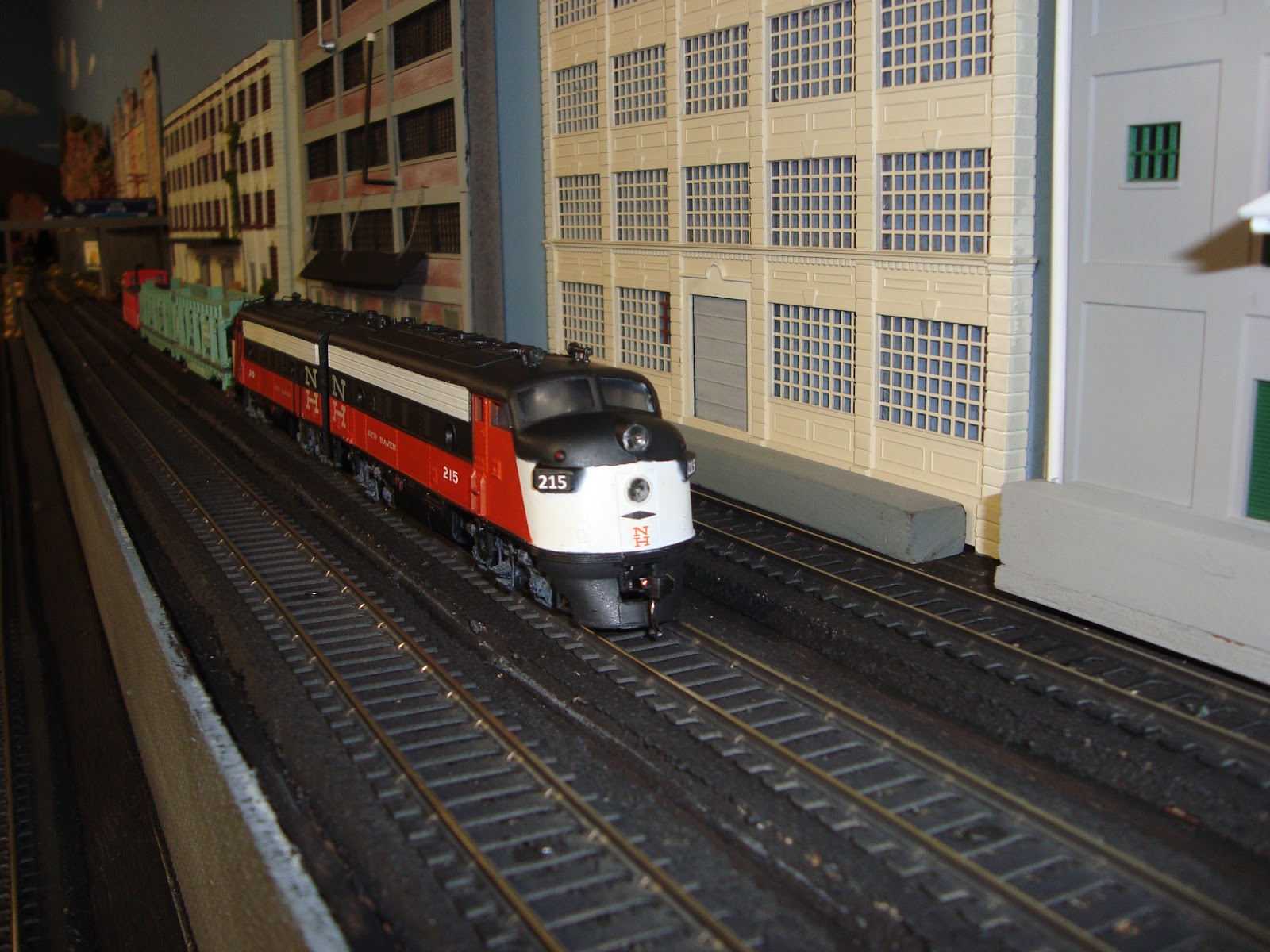 New York Central Train Layout: Refurbished New Haven F7 Diesels