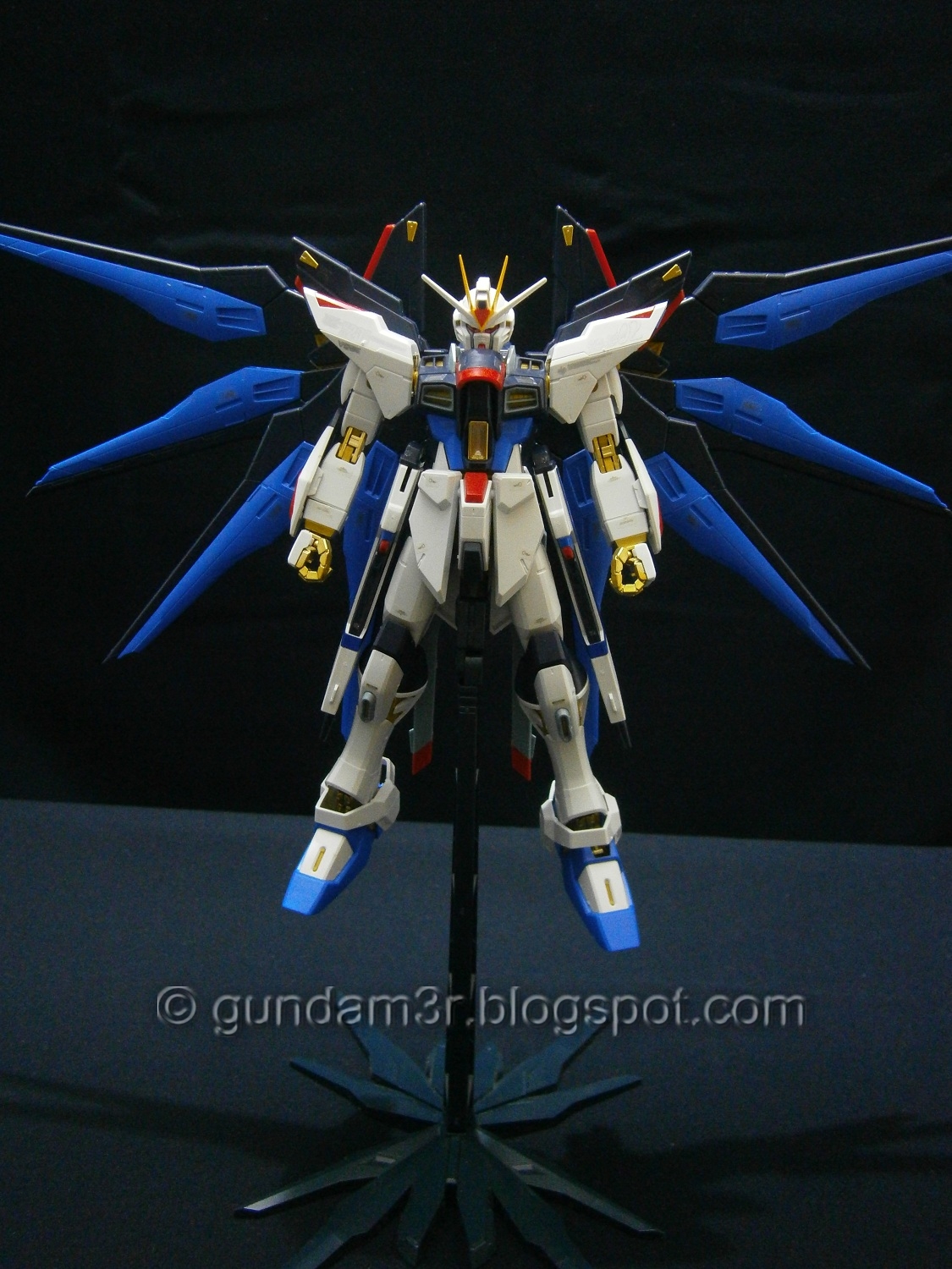 Strike Freedom Gundam Full Burst Mode MG Review Part 2