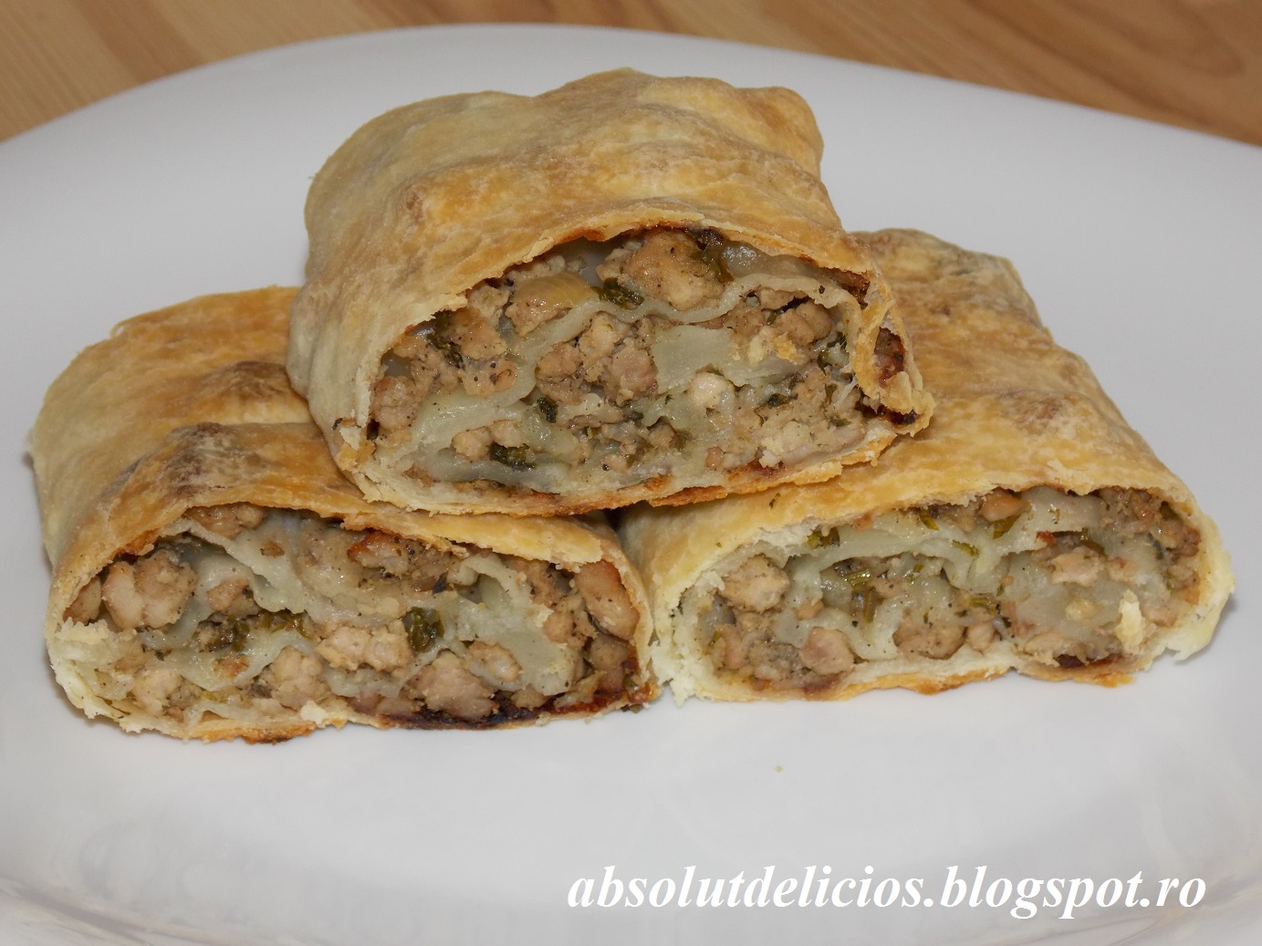 Absolut Delicios: PLACINTA CU CARNE