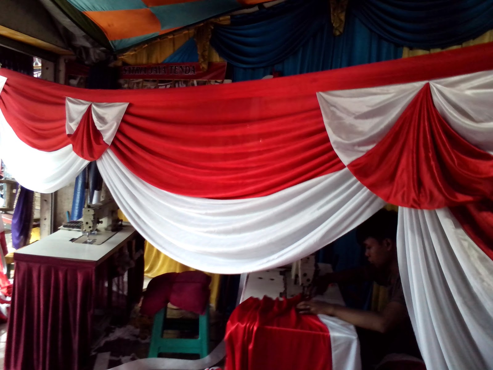 KURNIA JAYA TENDA: PONI RUMBAI TENDA