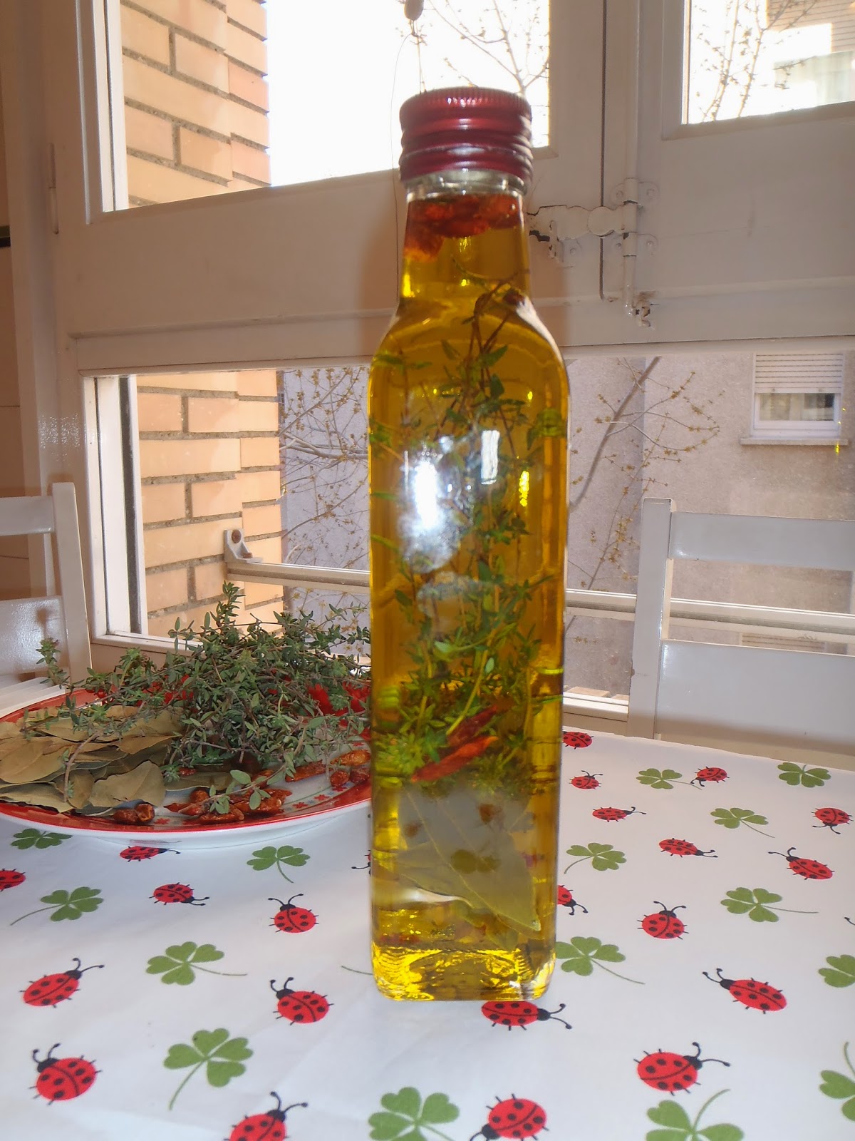 Les receptes que m'agraden: Aceite picante aromatizado con hierbas