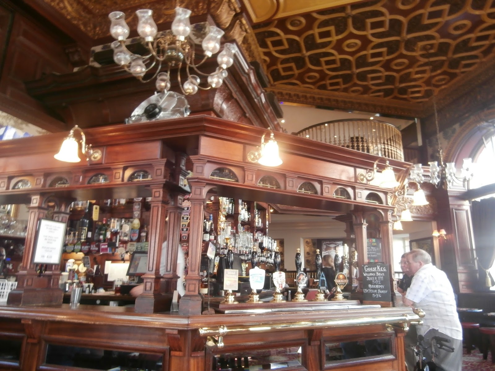 Beers, Steam and Nationals: Edinburgh Pubs
