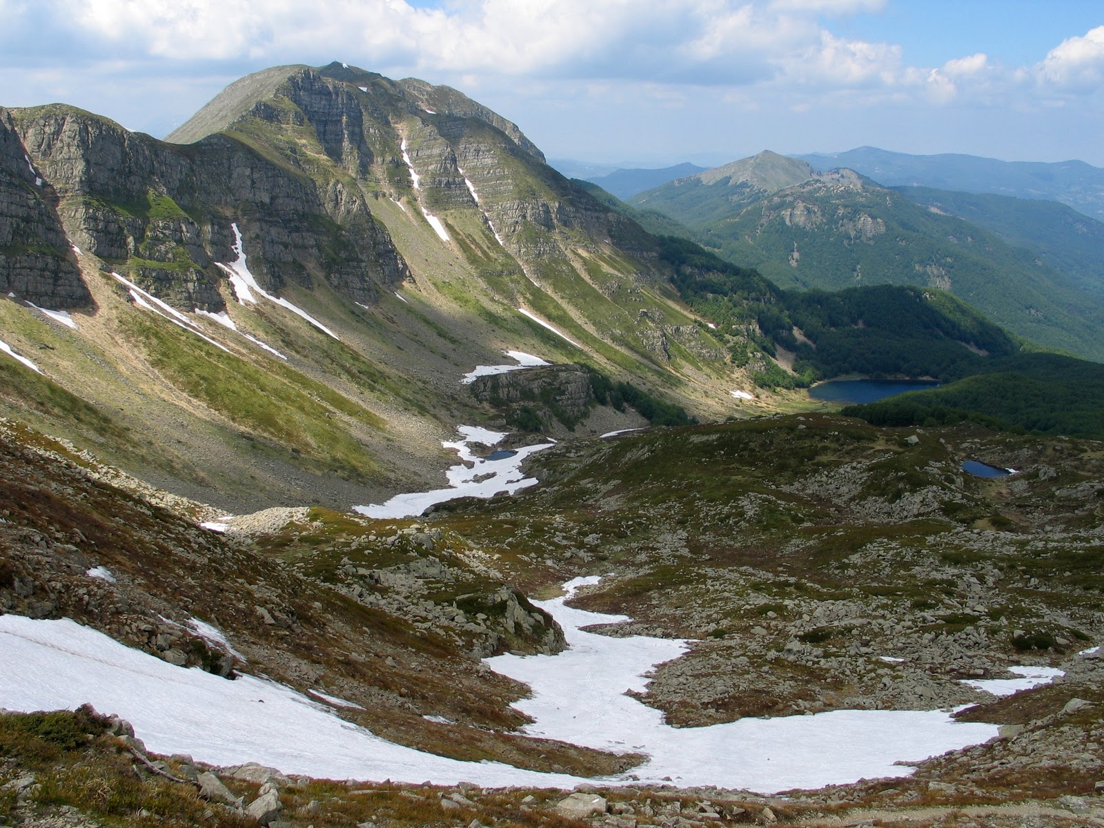 50 Hikes In and Around Tuscany: An Introduction to the Northern Apennines