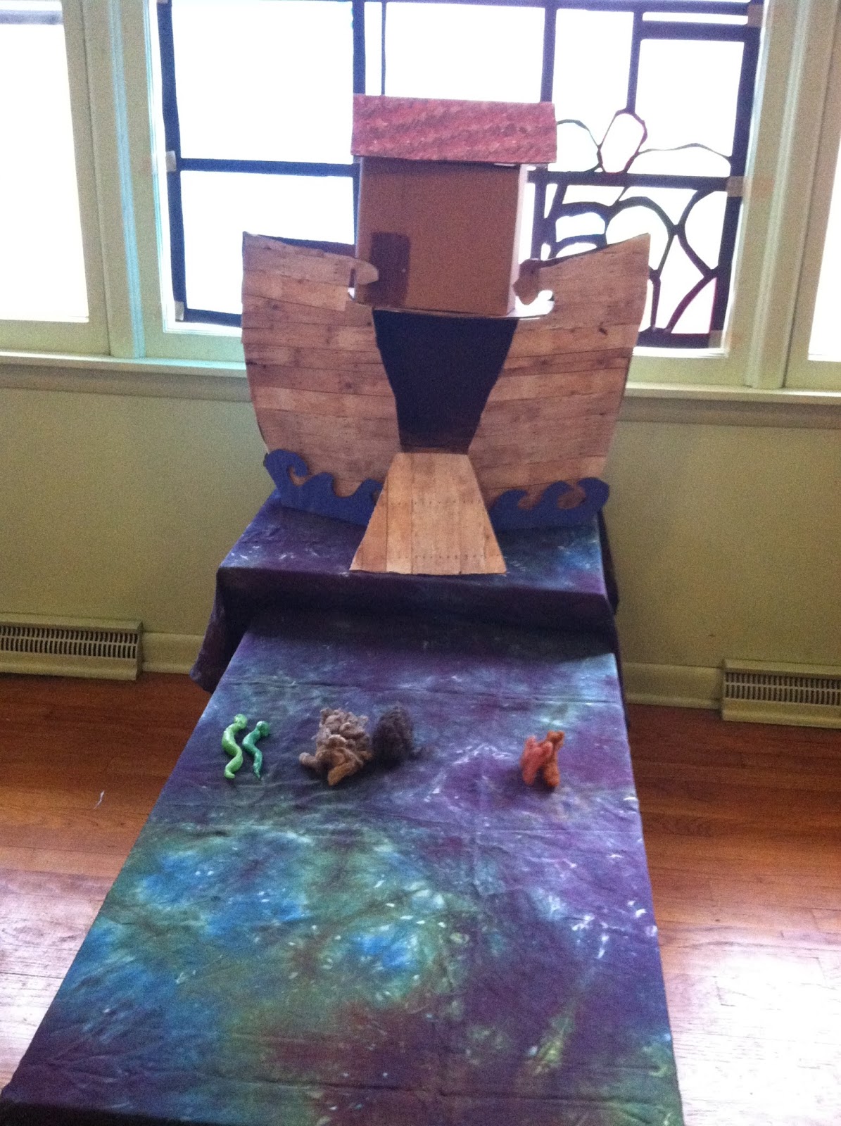 Switzerite: Noah's Ark Out of Cardboard Step-by-Step