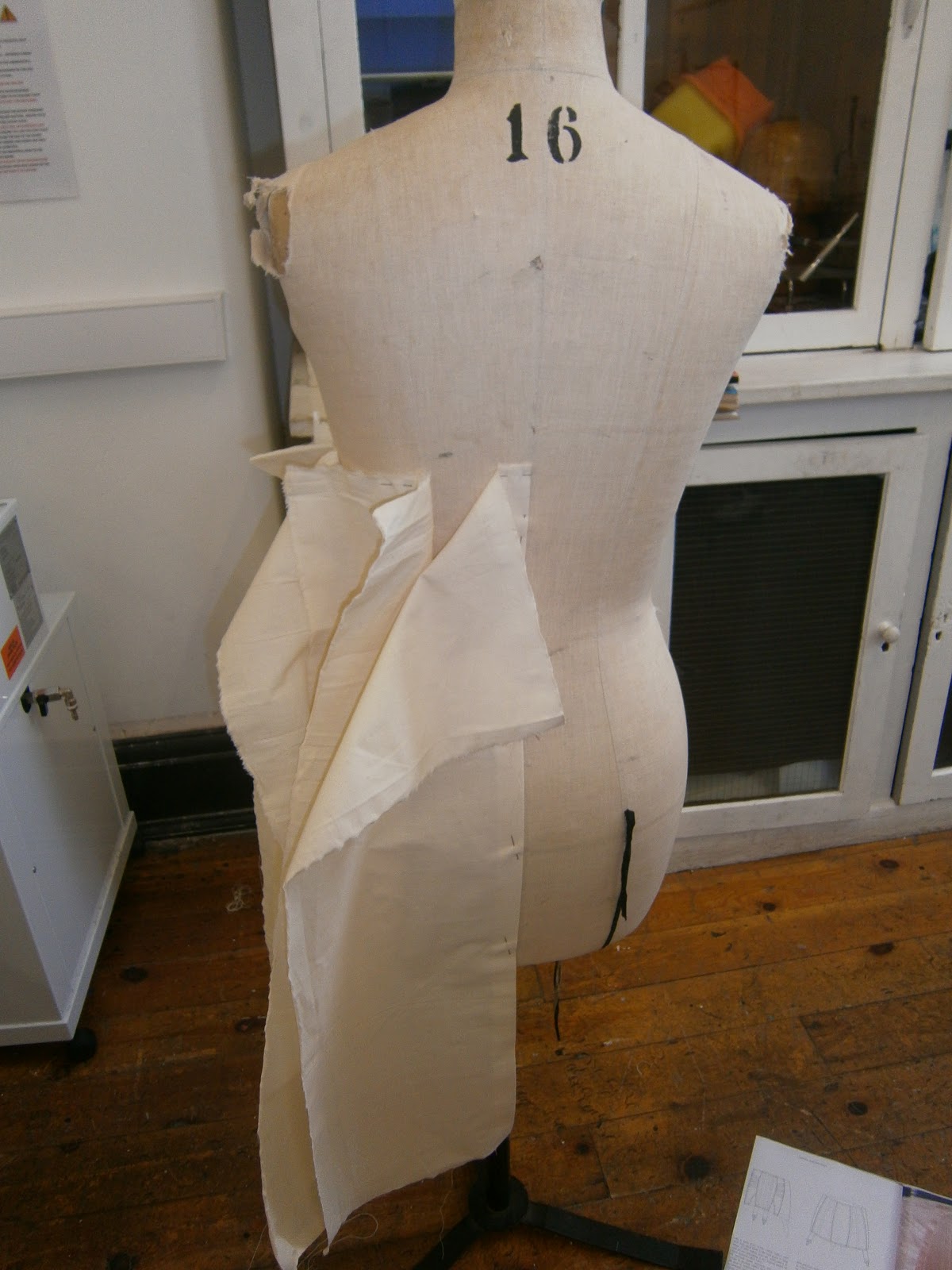 Gypsy Rose Lee and 50's Burlesque: Cutting the Girdle pattern