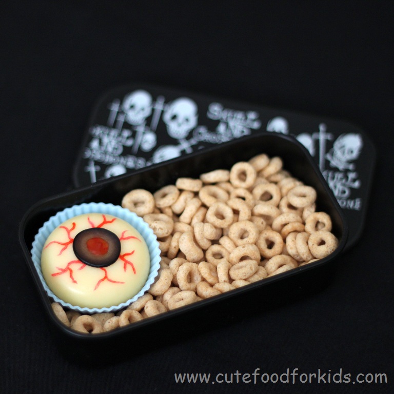 Cute Food For Kids?: Healthy Halloween Snack: Cheese Eyeballs