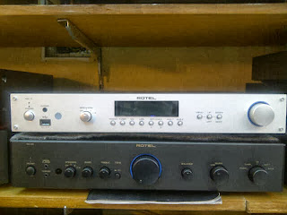 AUDIO CENTRE: AMPLIFIER PILIHAN