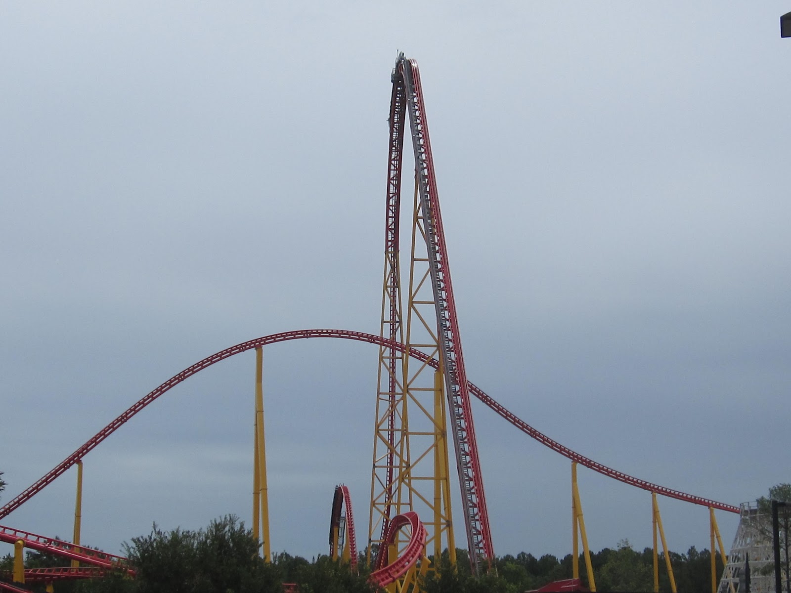 Bobbie's Roller Coaster And Theme Park Reviews: INTIMIDATOR 305