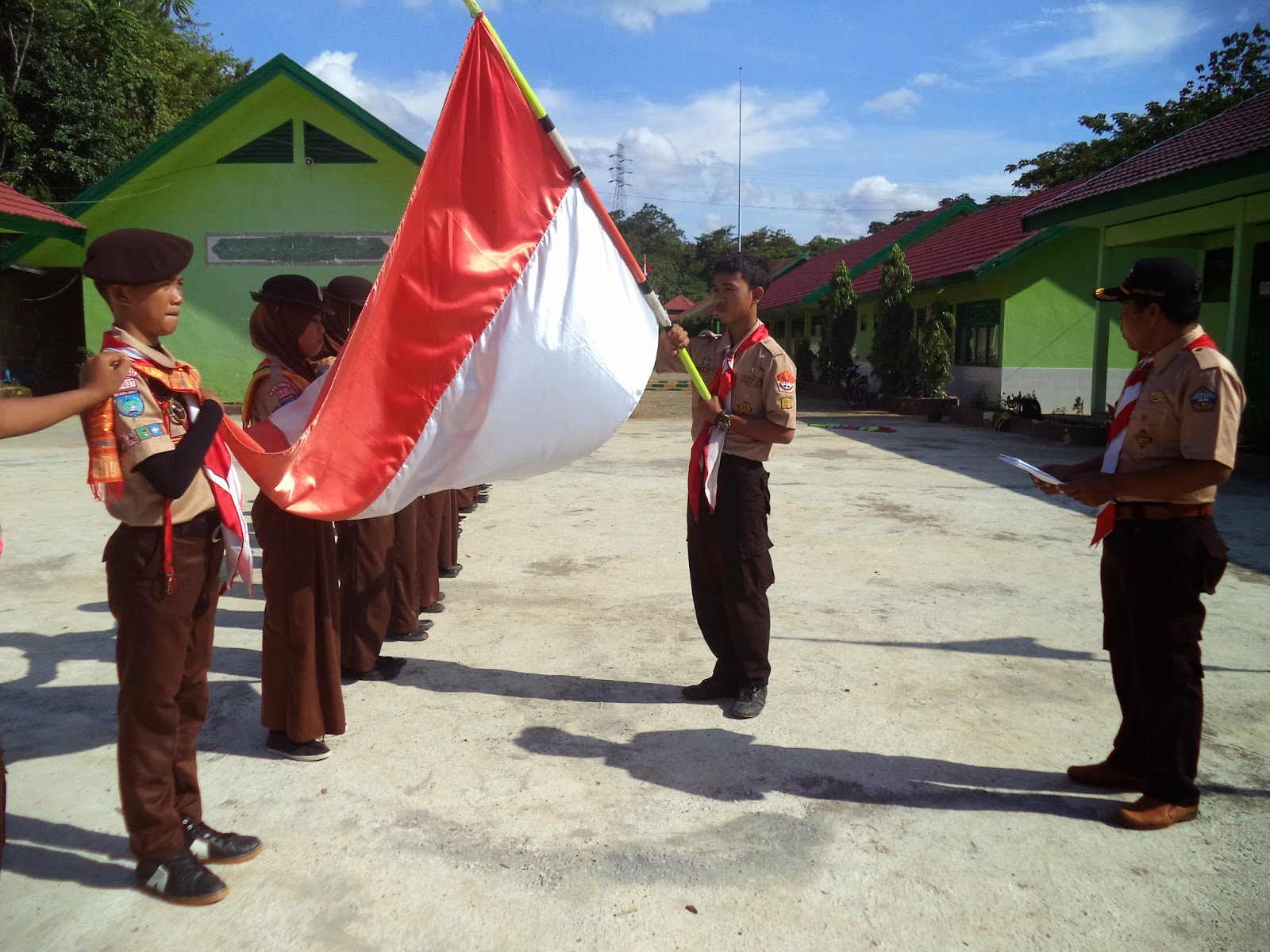 PELANTIKAN PENGGALANG RAMU DAN RAKIT.PANGKALAN MTSN BINANGA MAMUJU ...