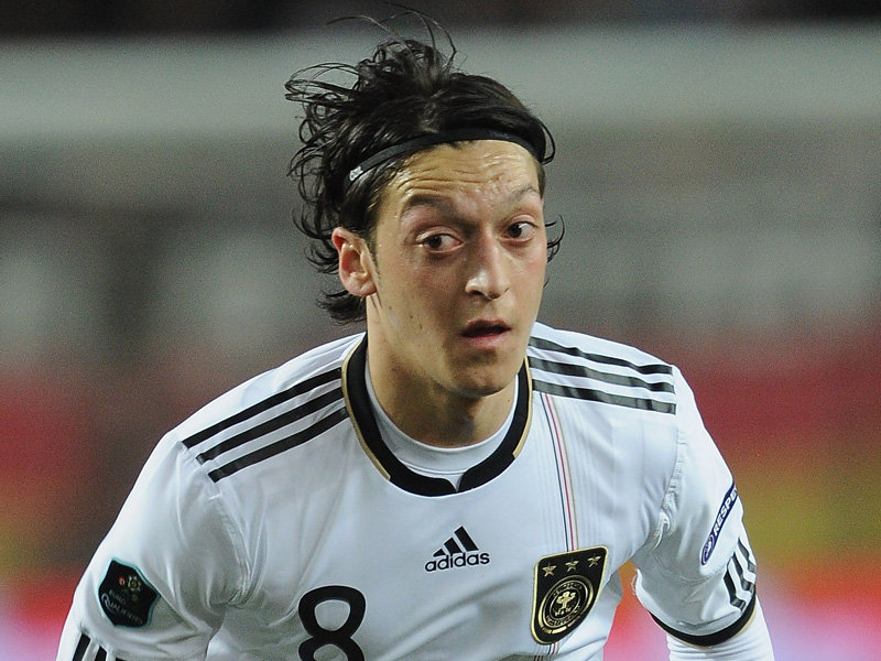 Top Football Players: Mesut Ozil Profile - Images/Pictures