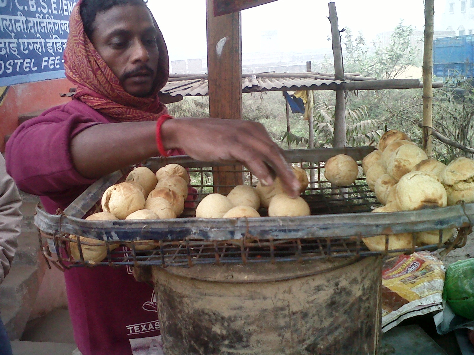 The Cilantro Kitchen: Litti~ Bihari mitti!!