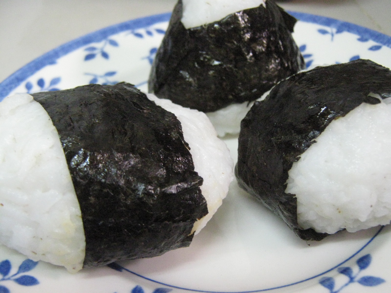 Saujana Syarasin: Onigiri Homemade