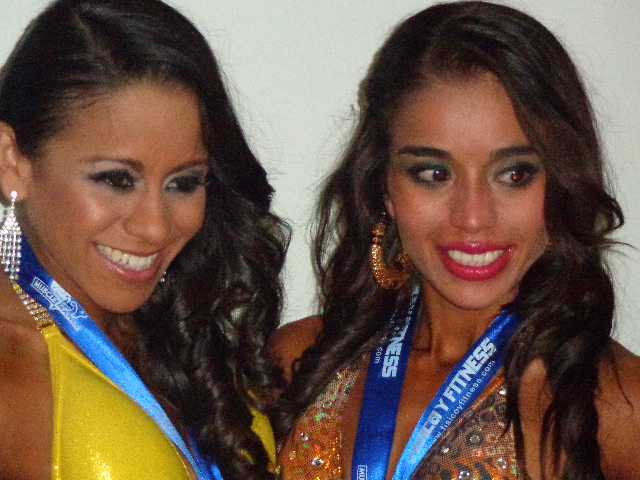 somoselespectador: ERIKA AMEZCUA Y KARLA GRISELL COBOS ESTALLAN MEDALLA