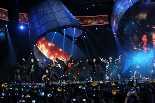 ¿Quién estuvo más tiempo en el escenario en los 2015 MAMA?