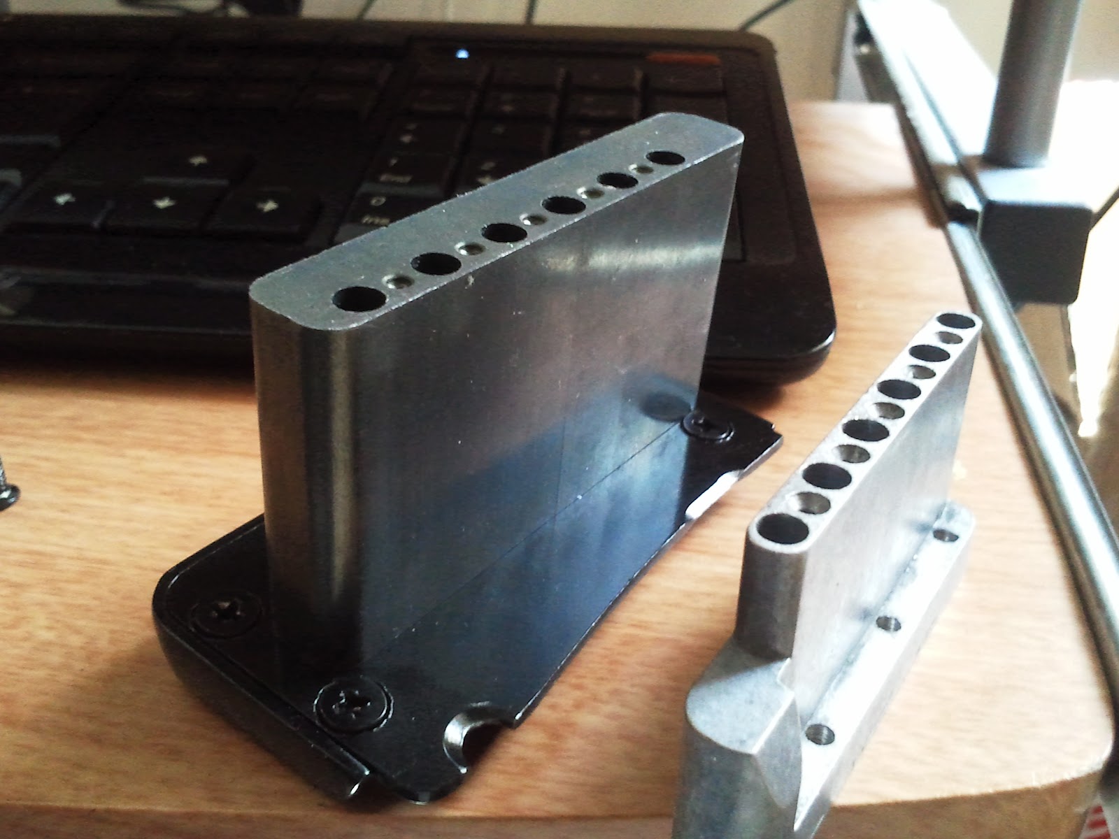 Backline.tk: Guitar Fetish Solid Steel Trem Block