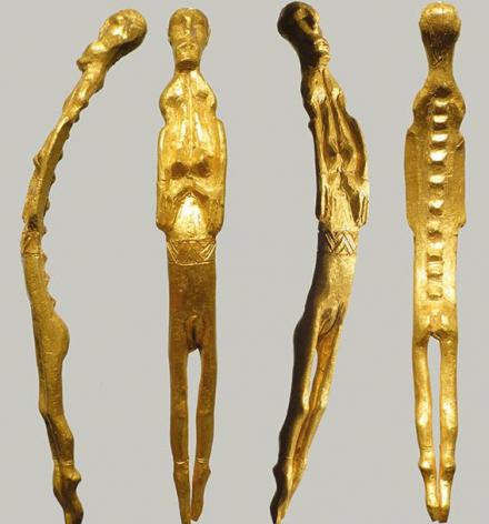 Goddesschess: Unique Gold Female Figurine Found in Denmark Field