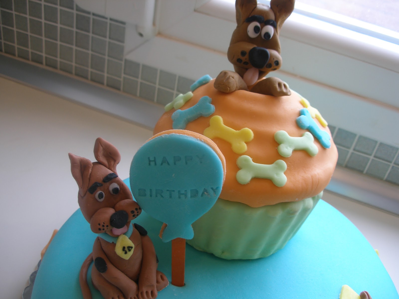 Sweet cookies 4 you: Τούρτα "Σκούμπι Ντου"(Scooby Doo Cake)