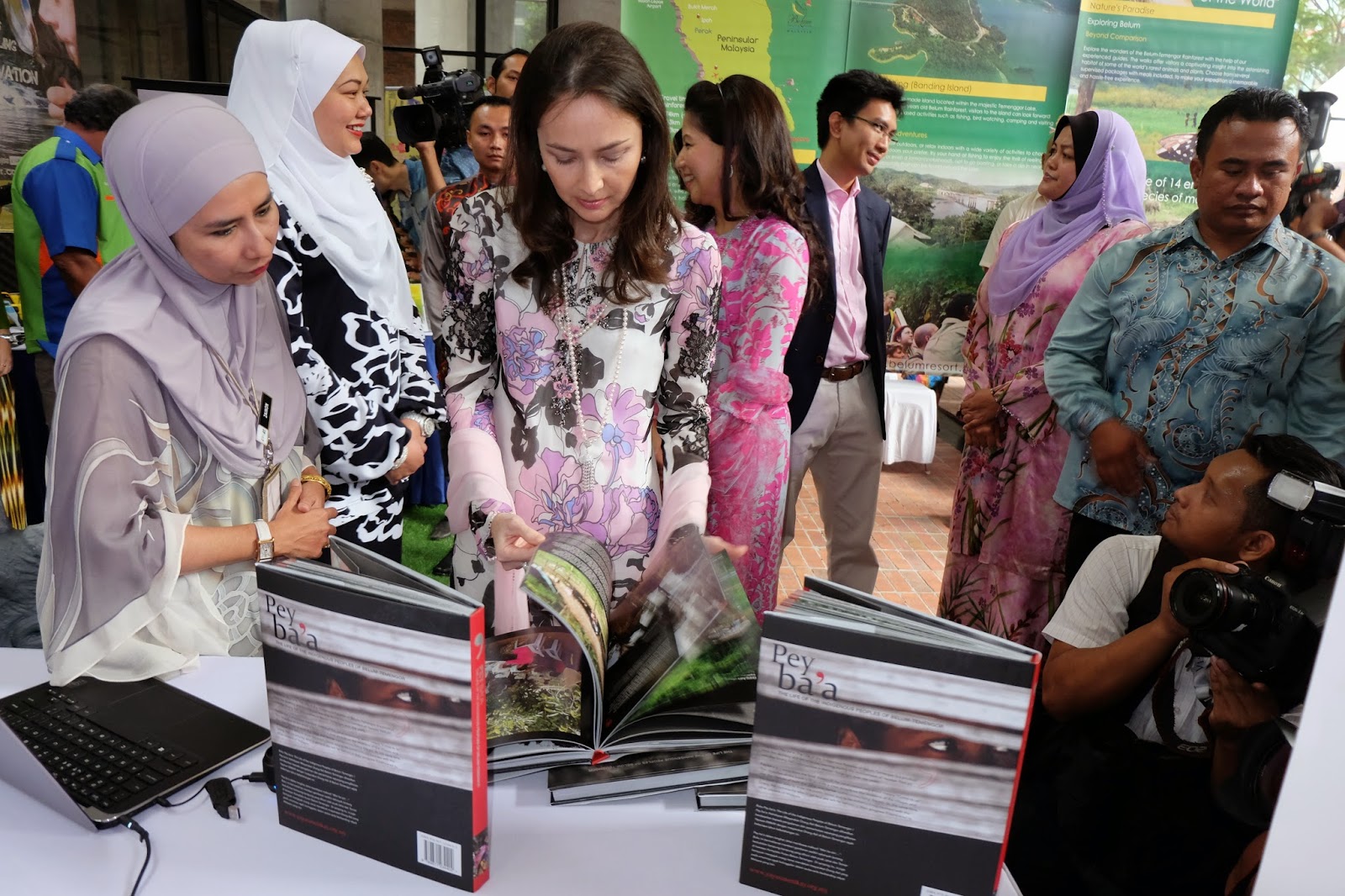 Kee Hua Chee Live!: HER ROYAL HIGHNESS THE SULTANAH OF PERAK, DYMM RAJA ...