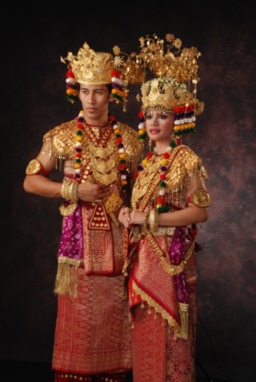 Photos Wedding: Wedding Dress Culture Palembang