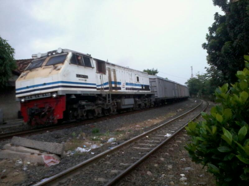 Railfans Indonesia: Lokomotif CC204, Lokomotif CC 204 12 atau CC 204 08 ...