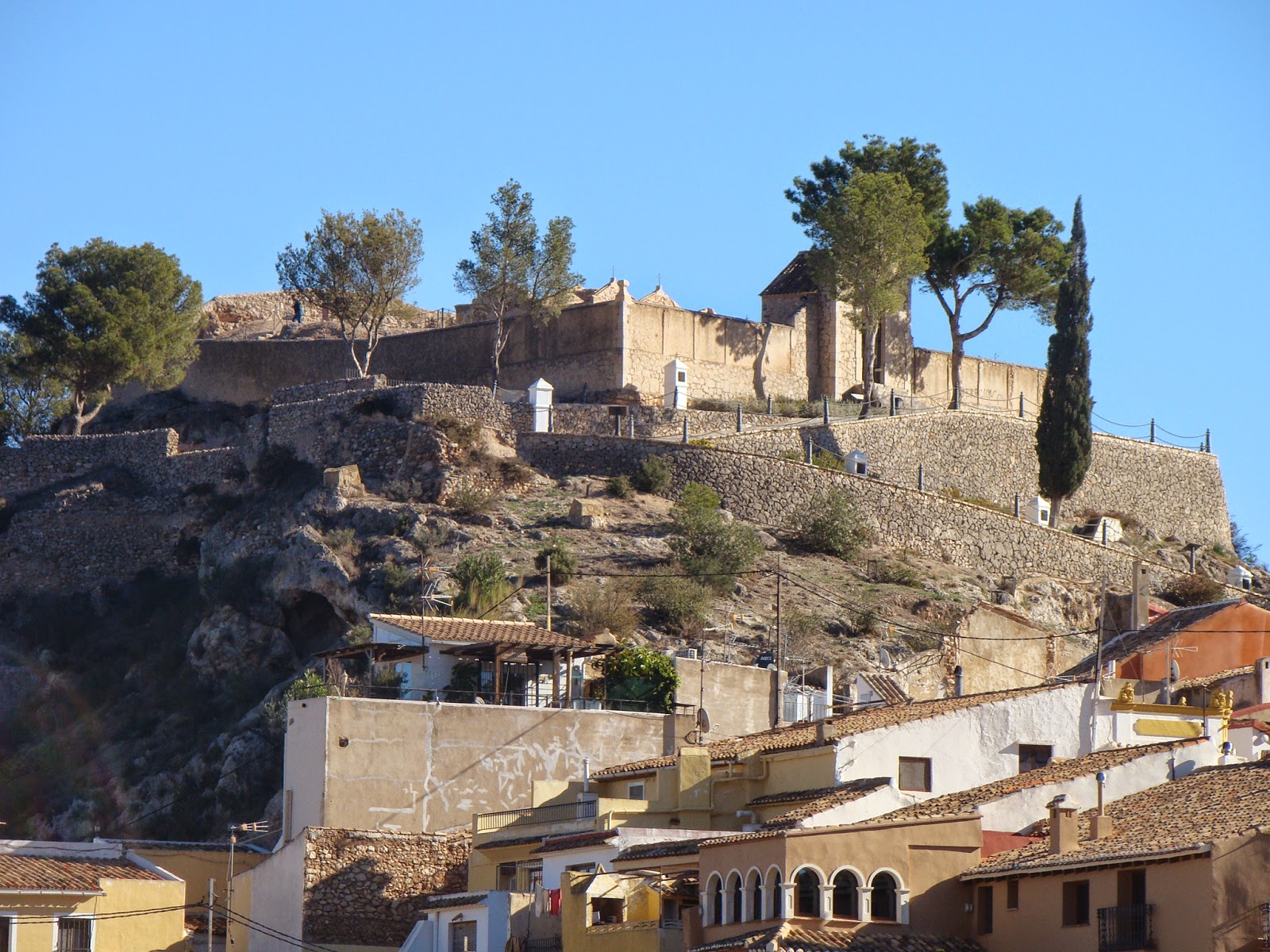 Castillos Españoles: CASTILLO DE POLOP - ALICANTE
