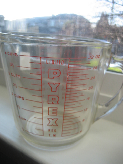 The Pyrex Collective: Vintage Measuring Cups!