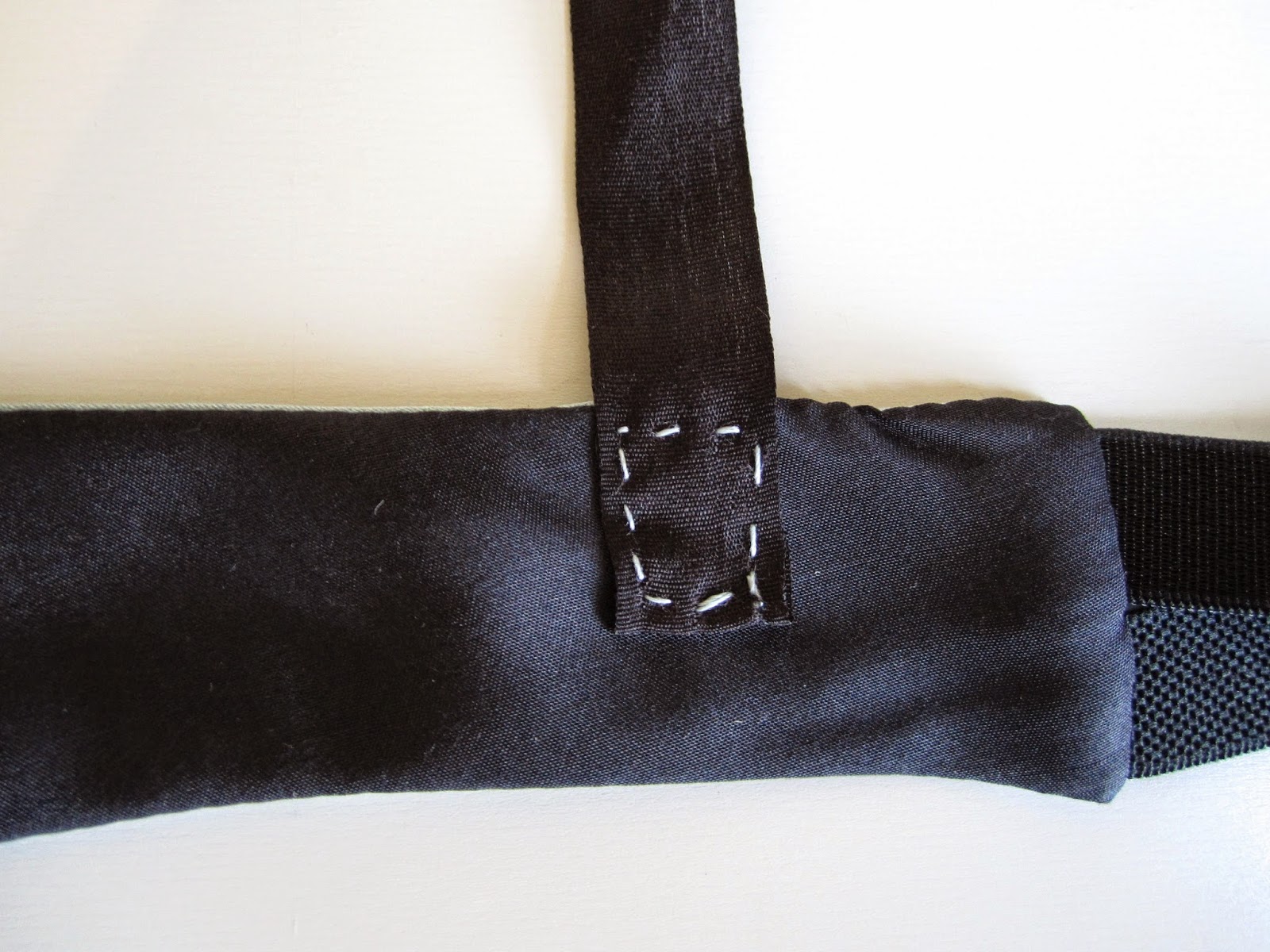 A Few Threads Loose: Sewing 610... Straps, Closures and a finished bra!