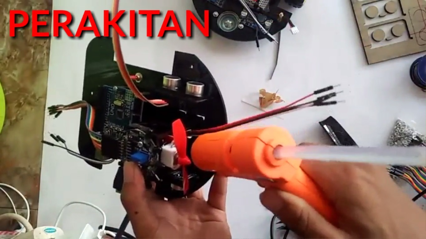 HACKING ROBOT PEMADAM API (FIRE FIGHTER ROBOT) ~ Hacking Arduino Project