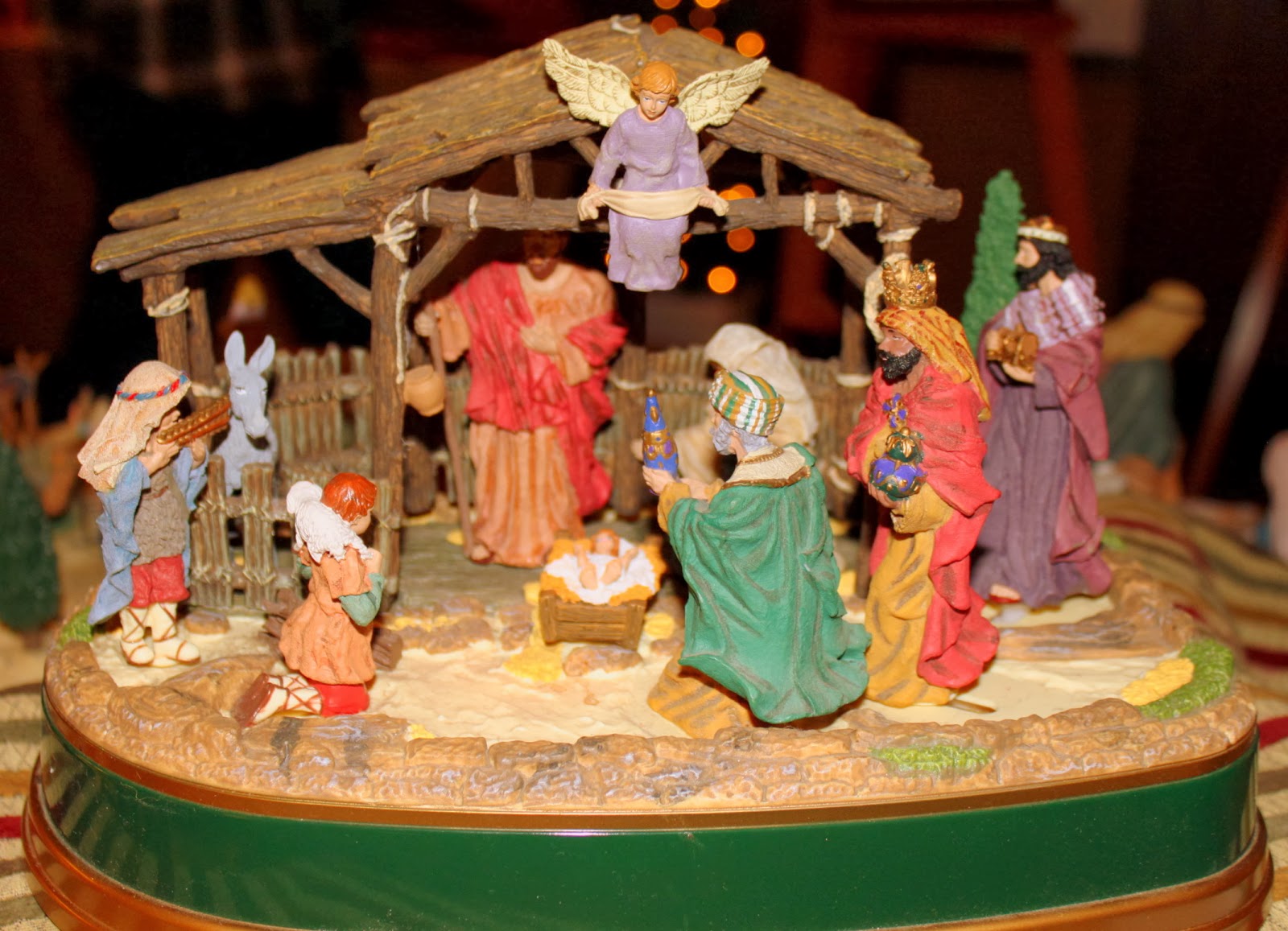 Crafty Sisters: Merry Christmas Nativities