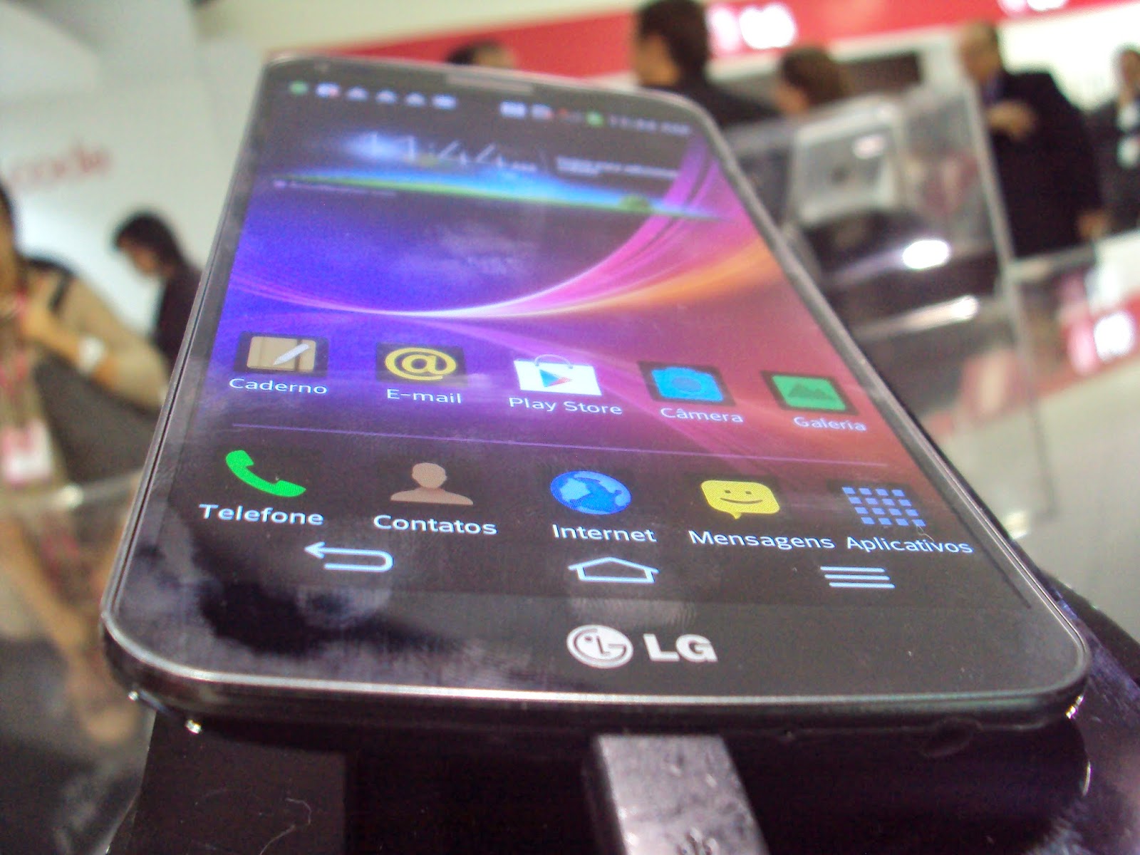 Teste Novo DB: Nós testamos o GFlex, novo smartphone da LG