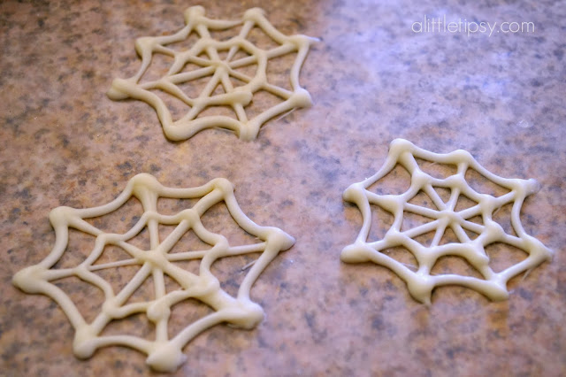 Halloween Spider Cupcakes #12monthsofmartha - A Little Tipsy