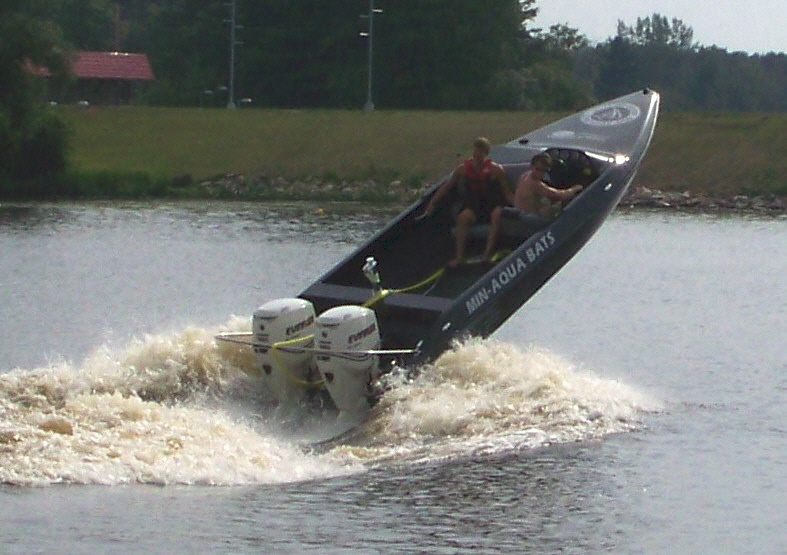 Dyna-Ski Boats: Boat Wheelies