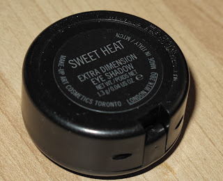 MAC Sweet Heat Extreme Dimension Eyeshadow/ Magnetic Nude