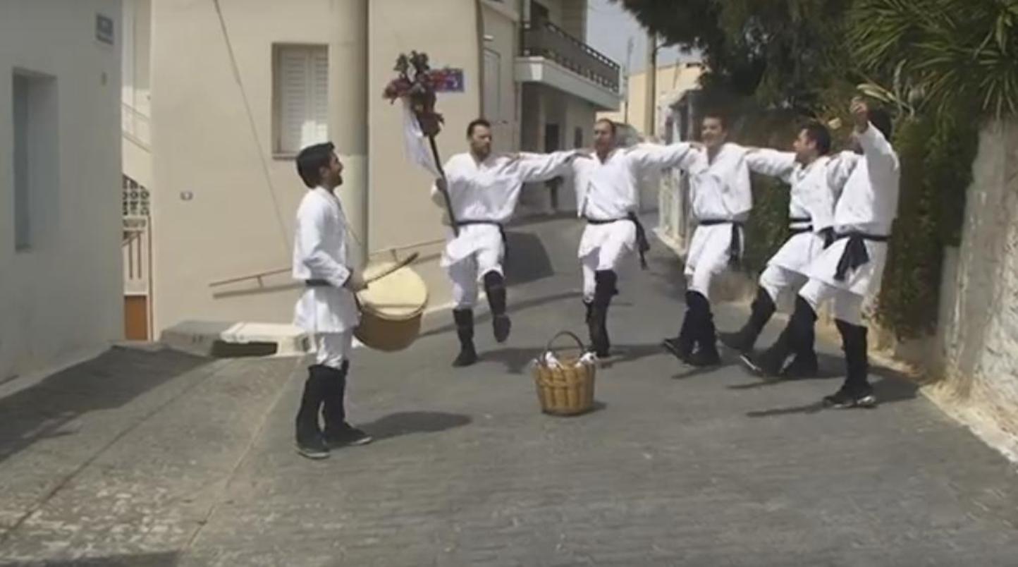 ΤΑ ΡΟΥΣΑΛΙΑ - ΜΕΓΑΡΑ - Τελευταία Έξοδος