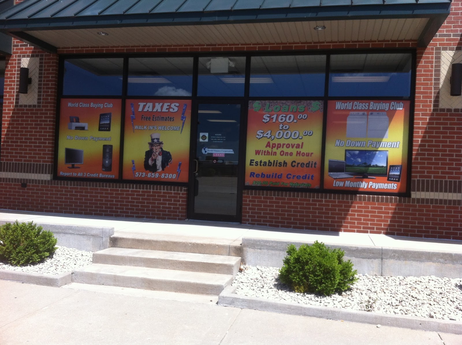 Pro DeZigns LLC: 4 Reasons to Use Storefront Graphics at Your Business
