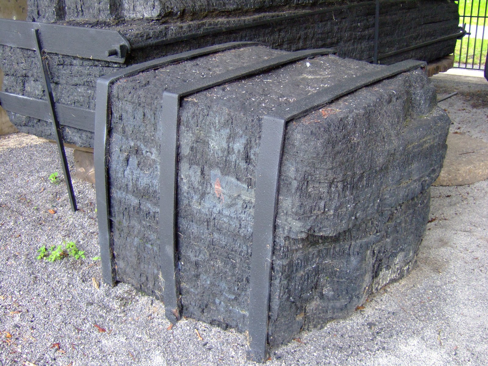 PHOTOS2PLEASEU: THE WORLD'S LARGEST BLOCK OF COAL