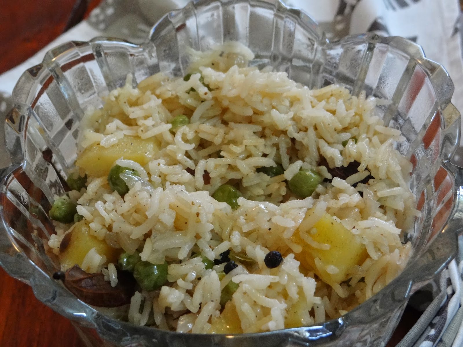 apigeonnapie: Microwave Aloo Matar Biryani