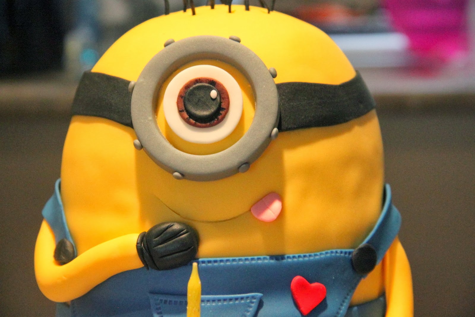 Hope for Baby Bennett: Minions for our Minion, Part 1. The cake!