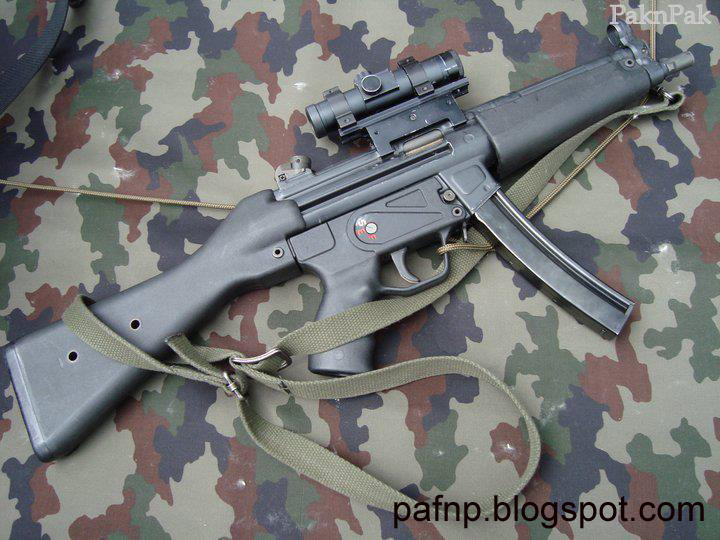 Pakistan Army Fans: The sub machine gun MP5