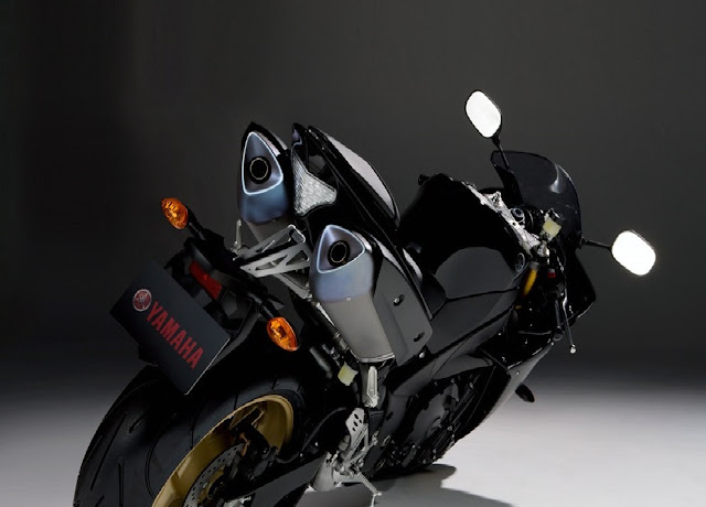 Bikes funia: yamaha r1