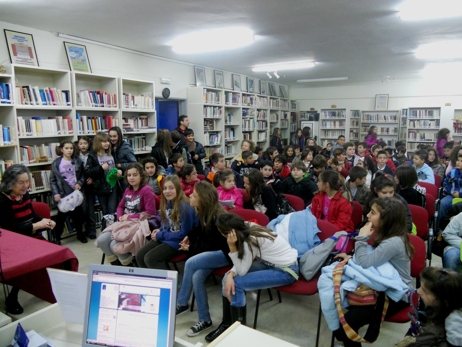 Δημοτική Βιβλιοθήκη - Πινακοθήκη Θέρμης: Η ΣΥΓΓΡΑΦΕΑΣ ΑΓΓΕΛΙΚΗ ΒΑΡΕΛΛΑ ...