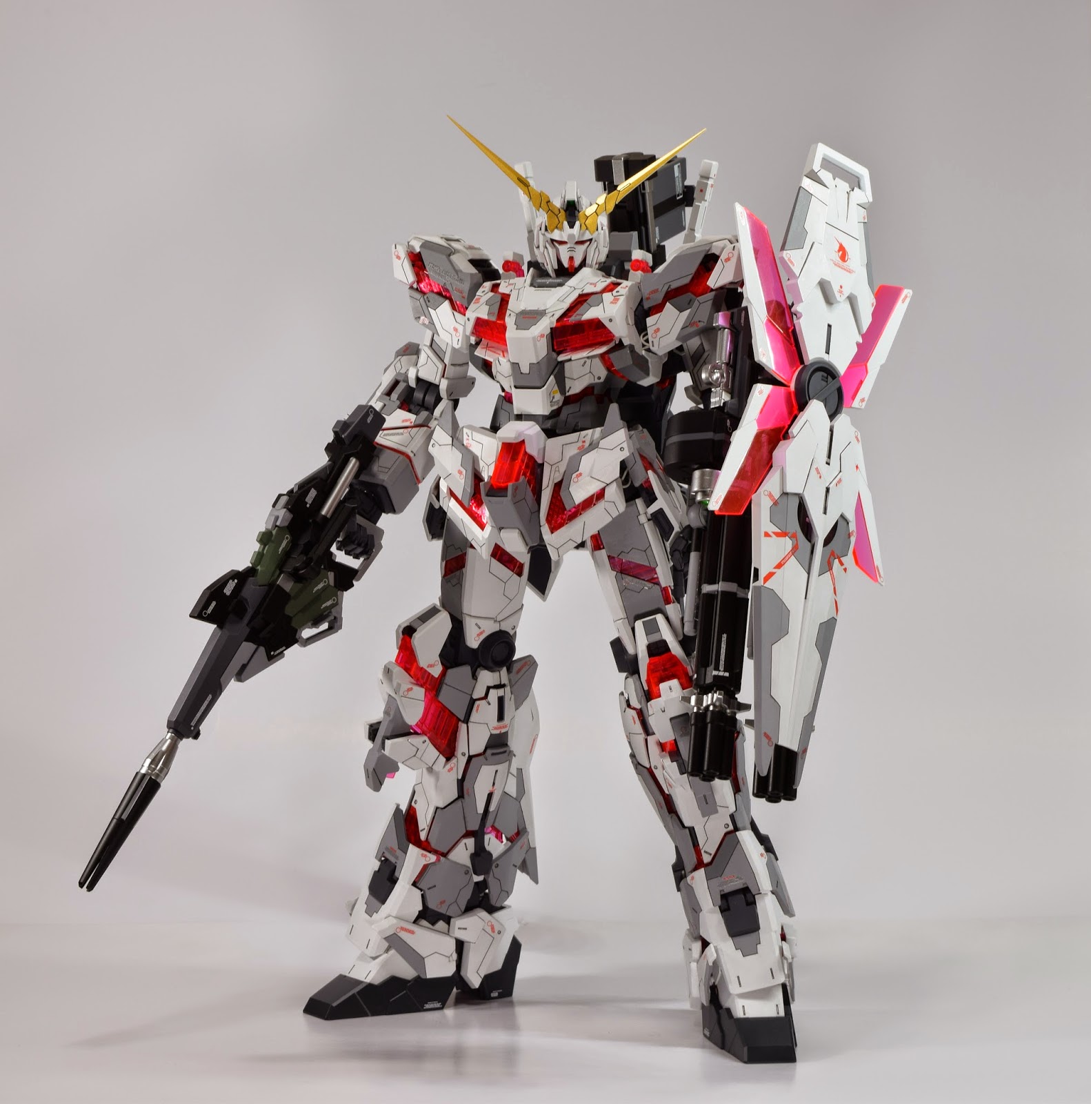GUNDAM GUY: PG 1/60 Unicorn Gundam - Customized Build w/ LEDs