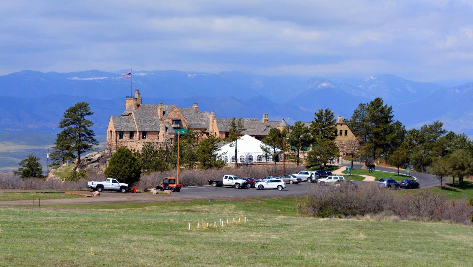 Mille Fiori Favoriti: Cherokee Ranch and Castle