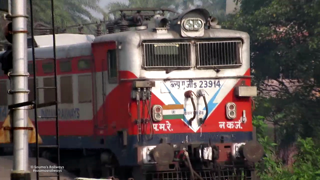 Soumo's Railways: Twin NJK WAG7s Visit SHM With A Freight Train