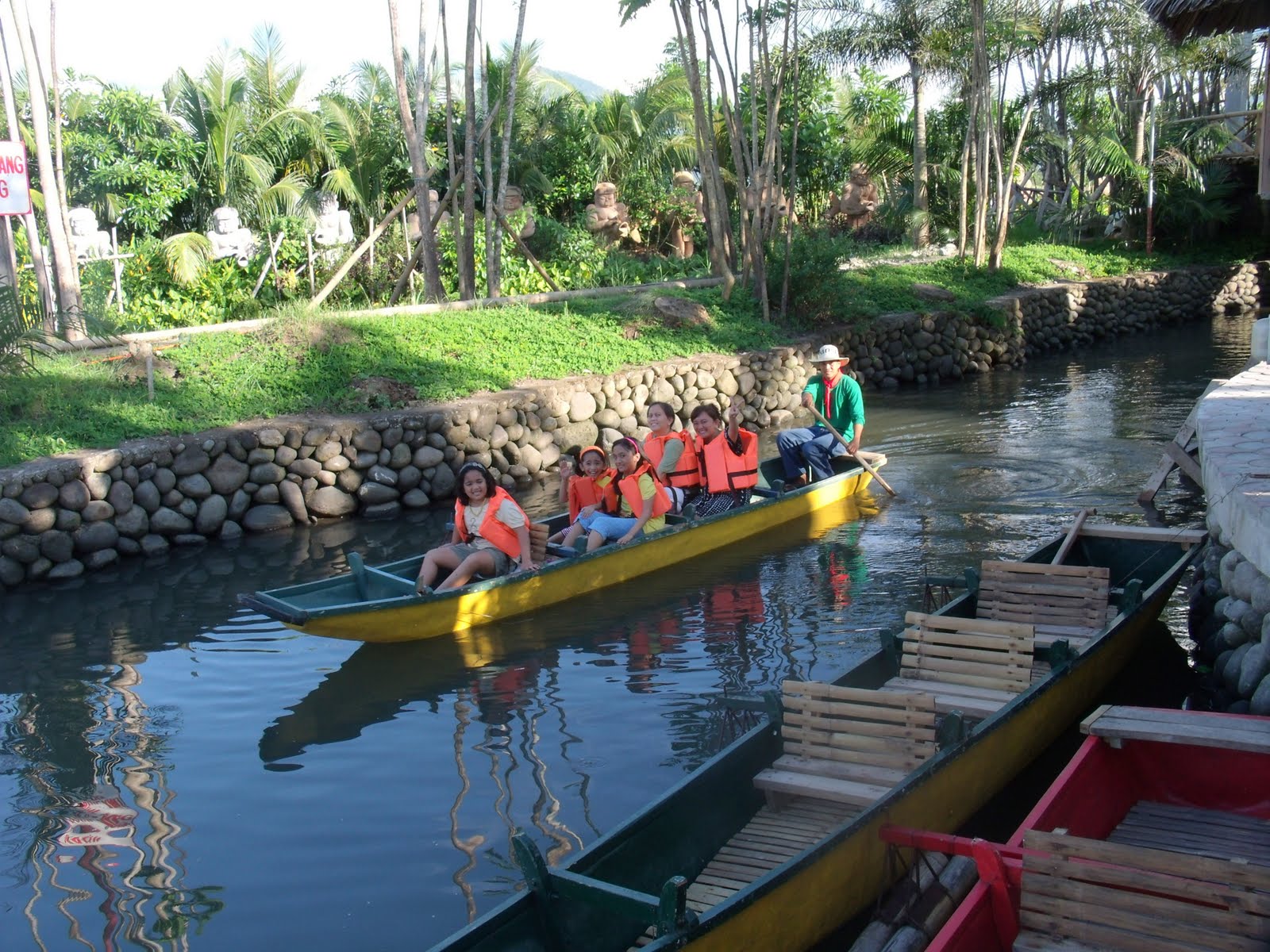 All Around Philippines: Isdaan sa Laguna: A restaurant and themed park ...