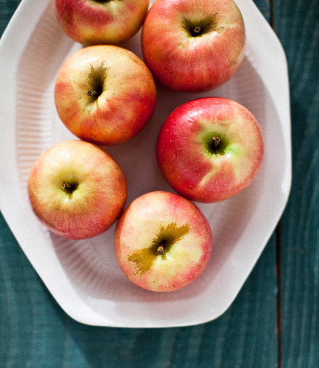 Yummy Supper : BAKED APPLES WITH HAZELNUTS, MAPLE CREAM + CREME FRAICHE