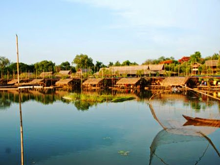Thailand Floating Market Guide.: Klong Sabua Floating Market.