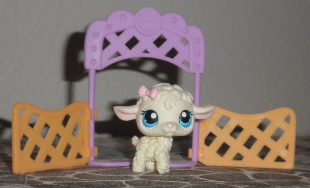 Collectomania: LPS Lambs
