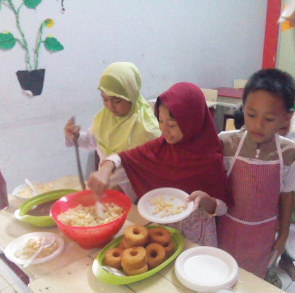 Kegiatan Fun Cooking Class ~ eis